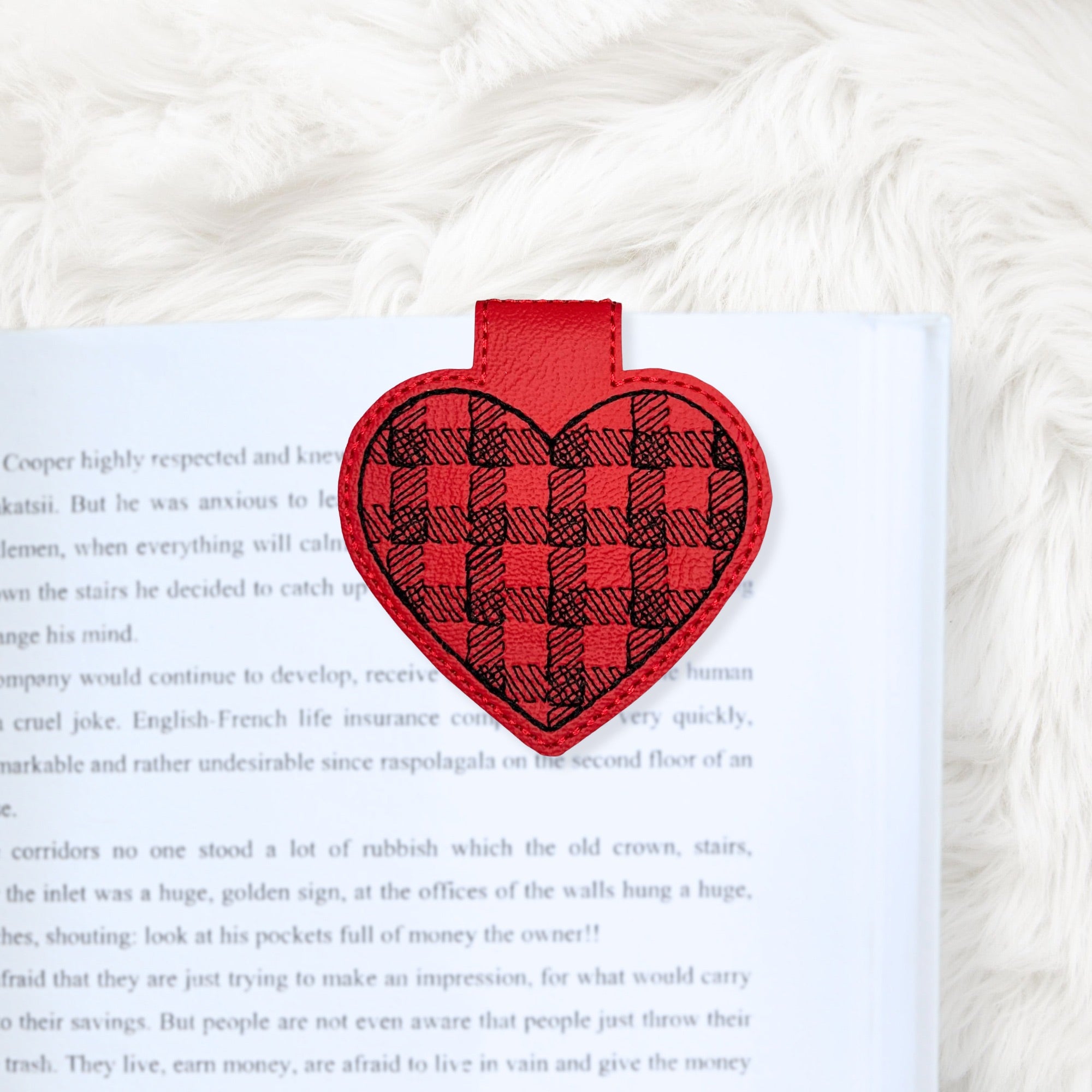 ITH 4x4 Buffalo Plaid Heart Foldover Magnetic Bookmark – The Stitching Lair