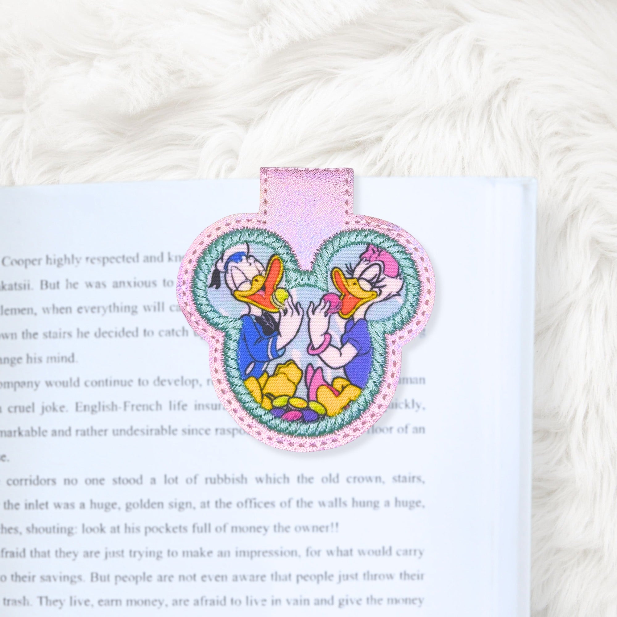 ITH 4x4 Mouse Appliqué Foldover Magnetic Bookmark – The Stitching Lair
